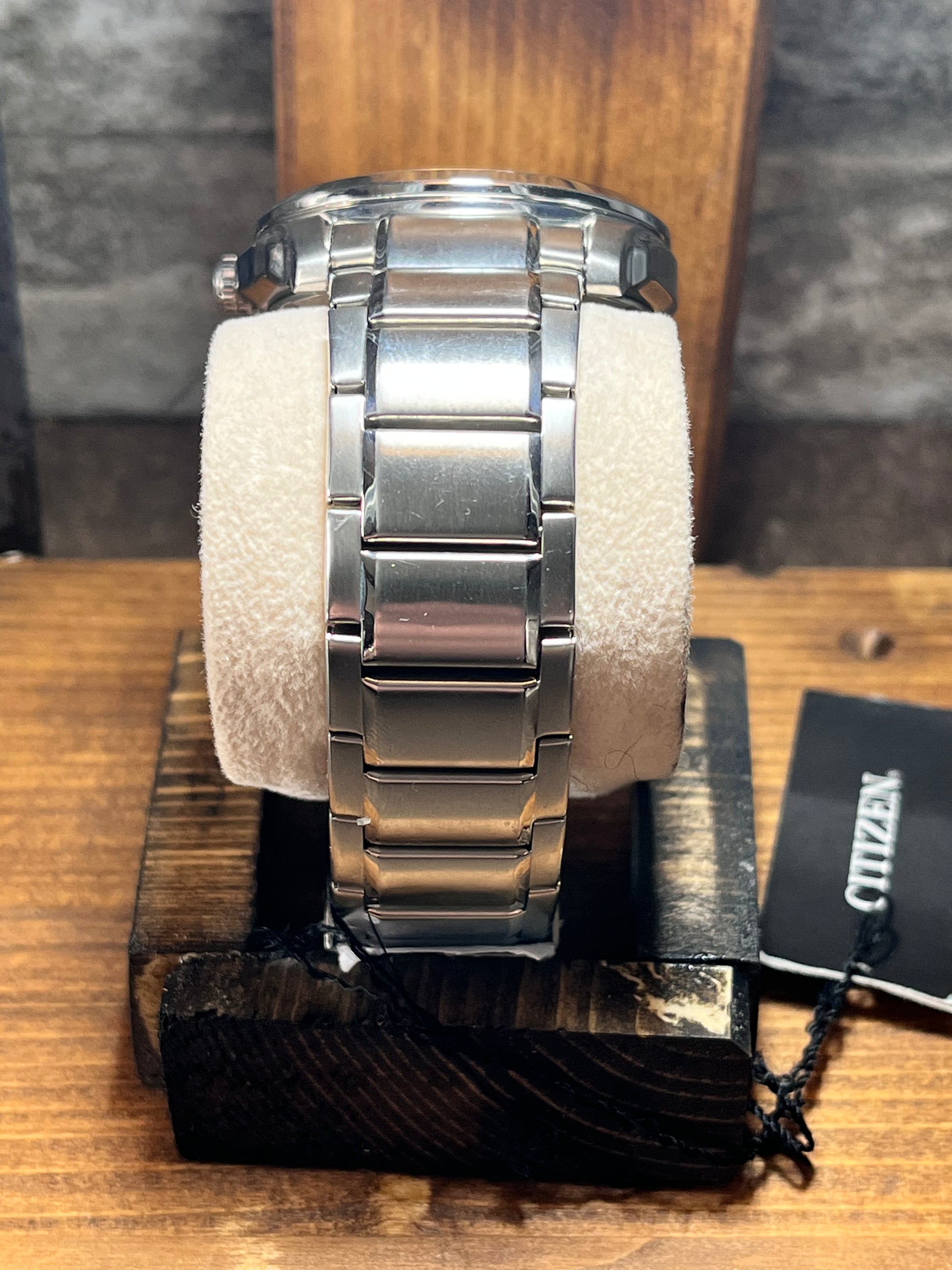 Citizen NH7490: Un Classico Moderno per l'Amante dell'Ecosostenibilità ...
